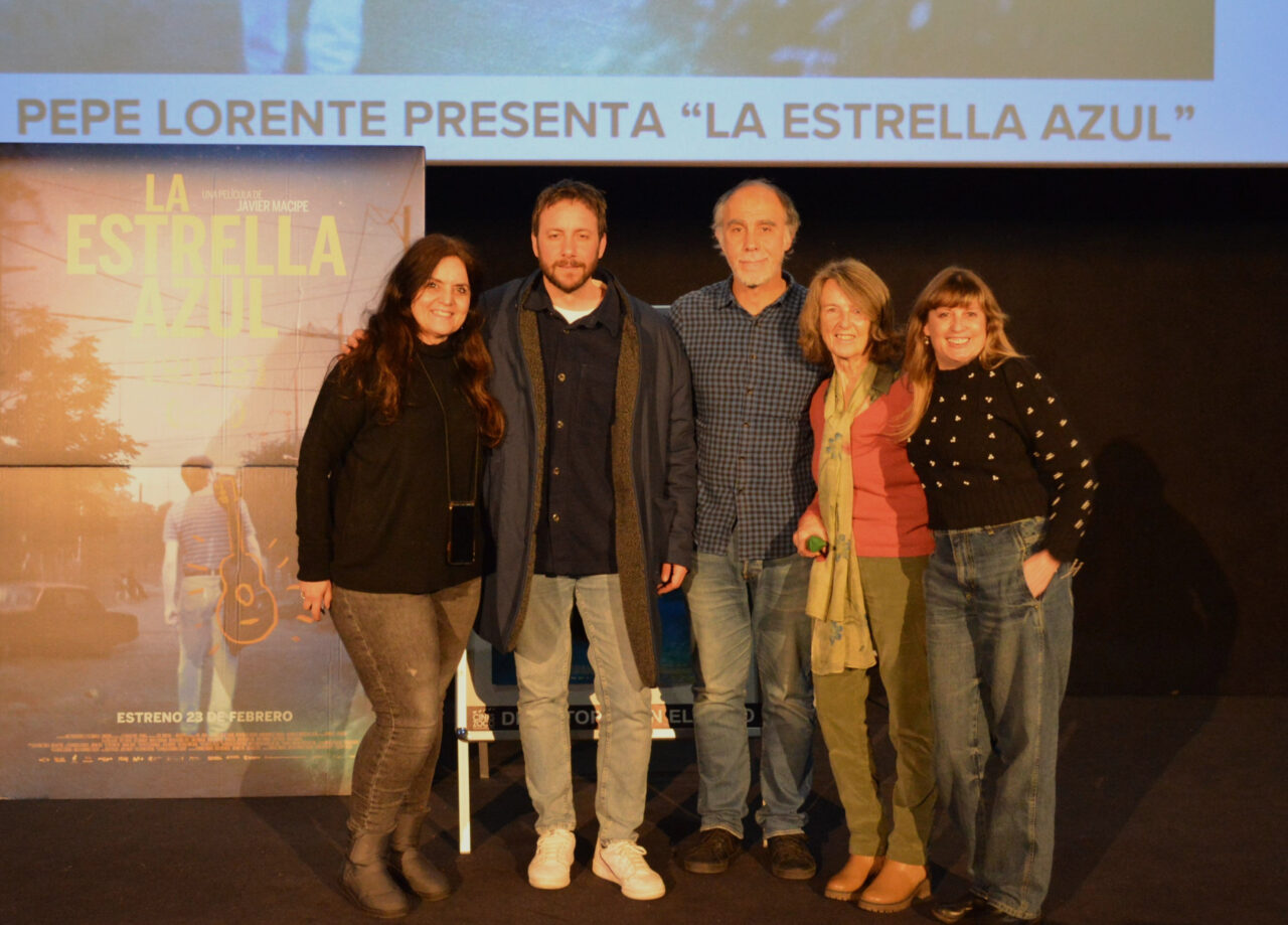 DIRECTORES EN EL ZOCO. PEPE LORENTE (actor) presenta "La estrella azul ...
